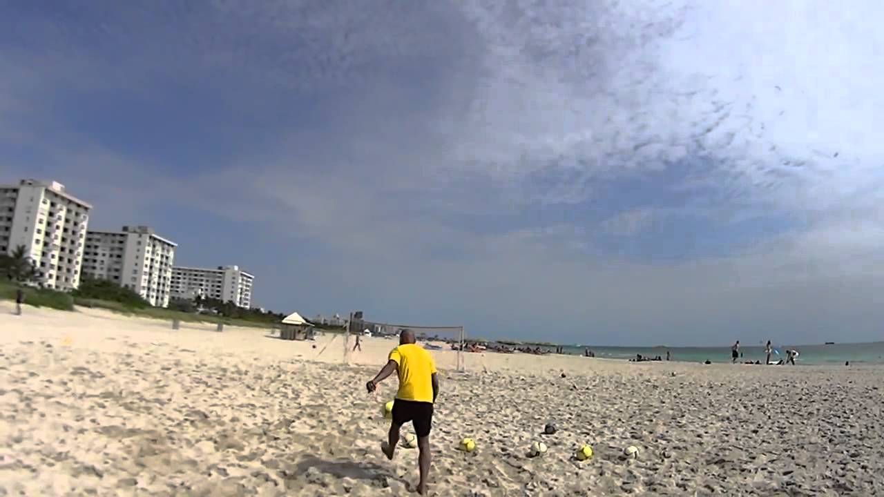 HOW KICK BEACH SOCCER BALL - YouTube