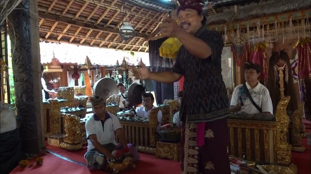 Indonesian gamelan music intro 00038 - YouTube