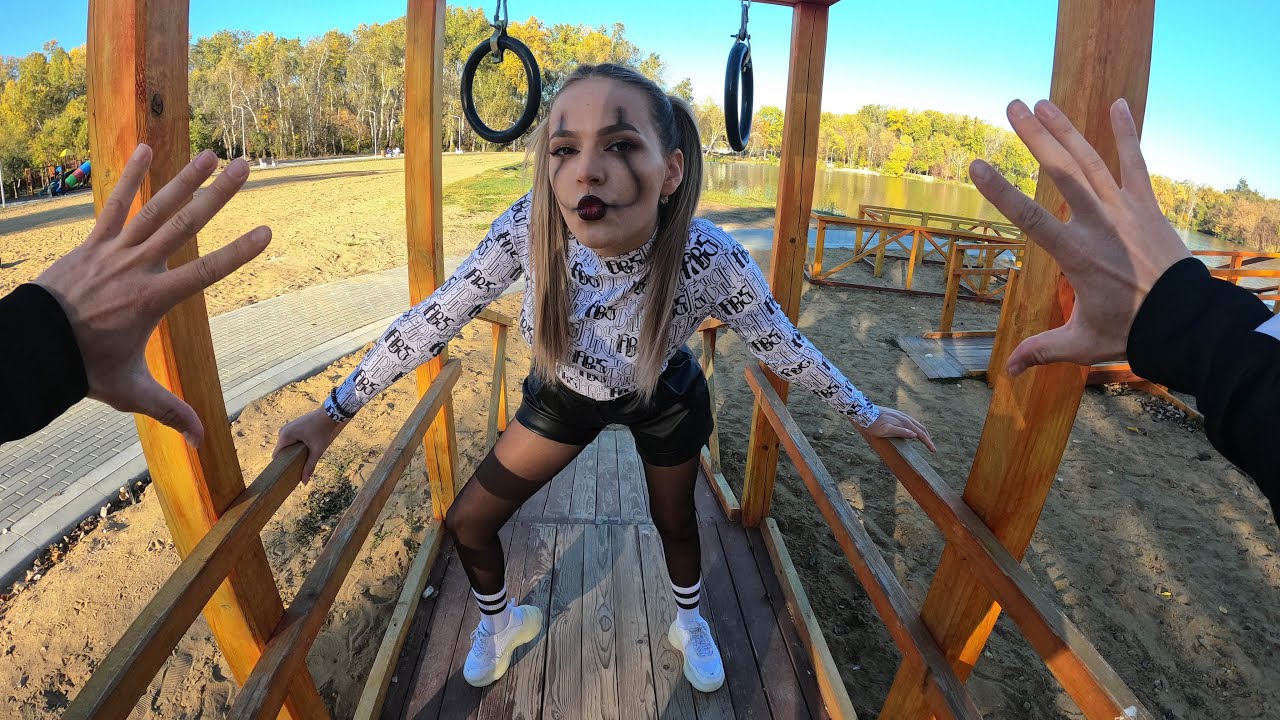 ESCAPING BEAUTIFUL HALLOWEEN GIRL (Romantic Parkour POV Chase) - YouTube