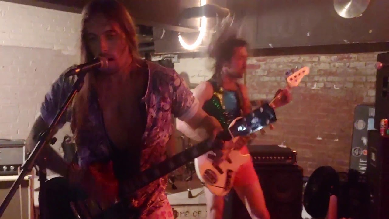 Bonnie Clydeman - Hanover Fist (live @ Mahall's Locker Room) - YouTube