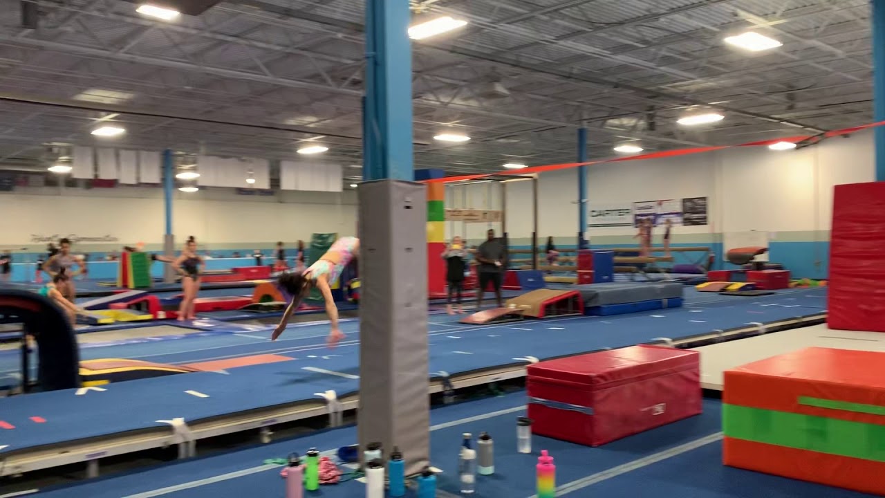 Alyssa Guns Class of 2021, front lay front double, June 2019 - YouTube