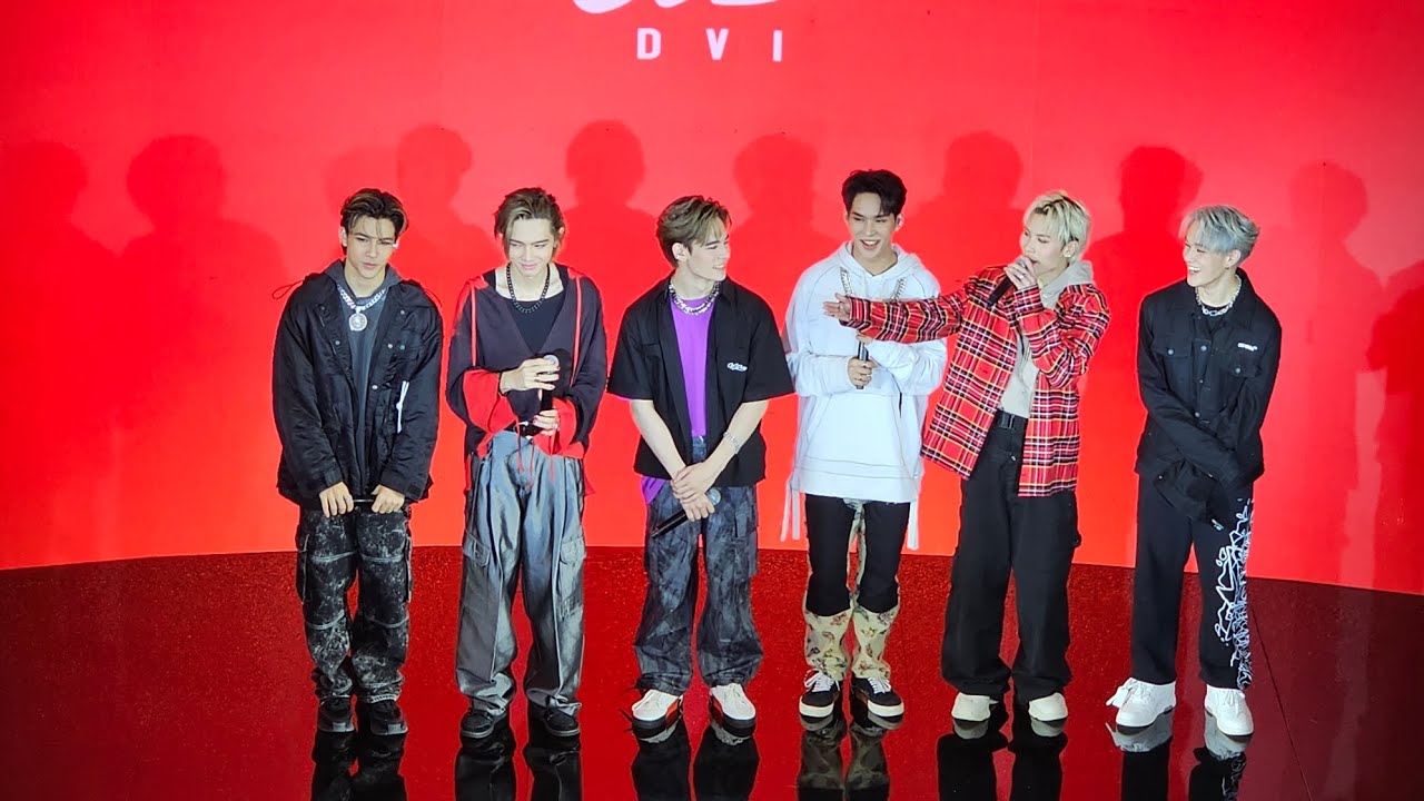 DVI - Sugar [Fancam Public Debut Stage] - YouTube