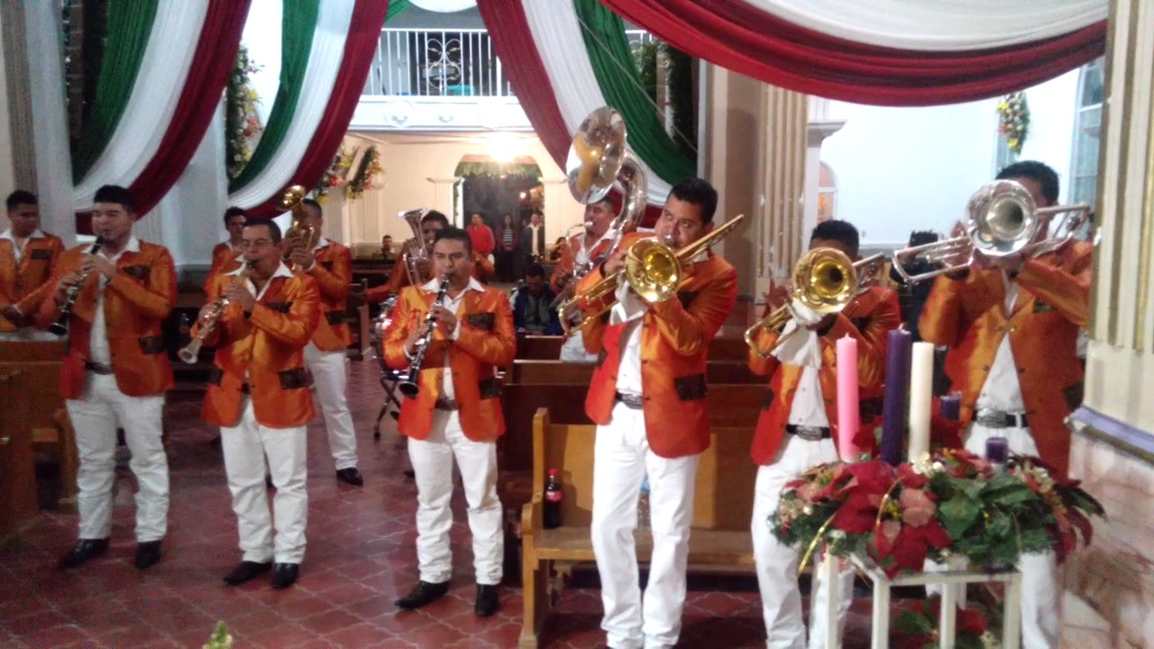 Banda Yurirense♪♫ Las Mañanitas Y En Tu Dia♪♫ En El Huizache, Gto. 2014 ...