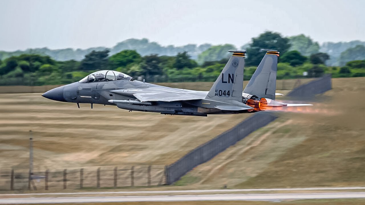 Incredible and Unrestricted Takeoff by US F-15E Strike Eagle with Full ...