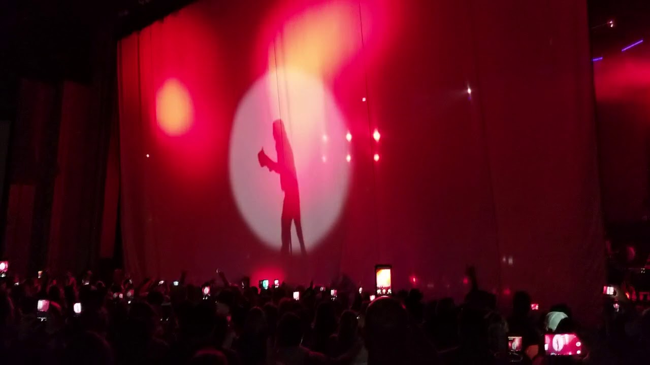 Kid Rock- Entrance/Greatest MF Show on Earth - YouTube