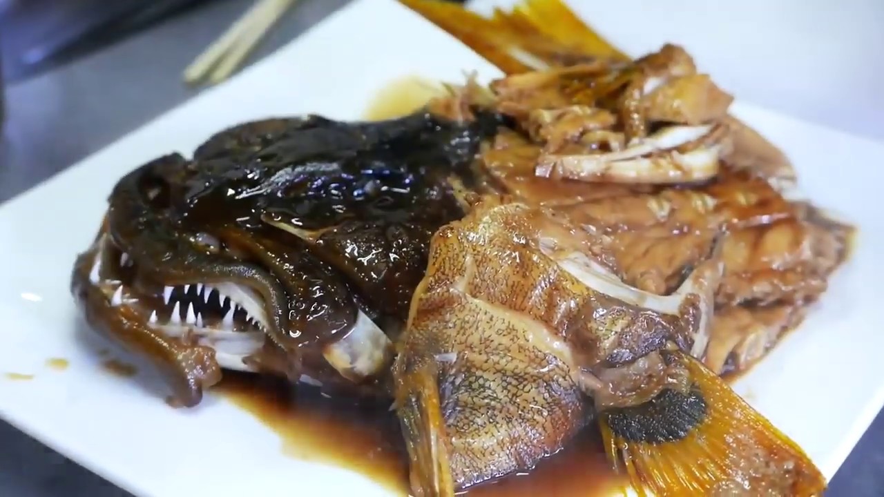 Street Food Japanese BLACK SADDLE GROUPER - YouTube