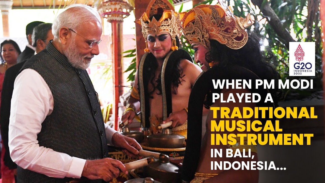 When PM Modi played a traditional musical instrument in Bali, Indonesia ...