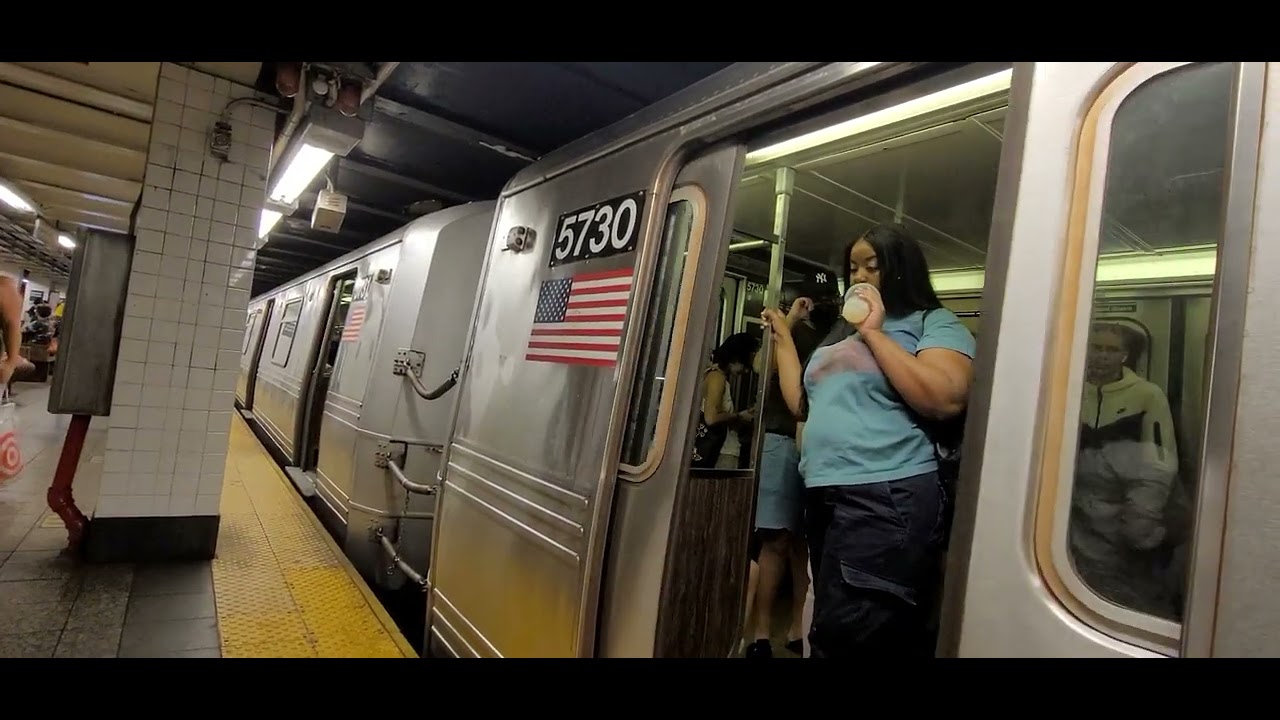 Manhattan [96 St 2nd Av] bound R46 Q train at Atlantic Av Barclay ...