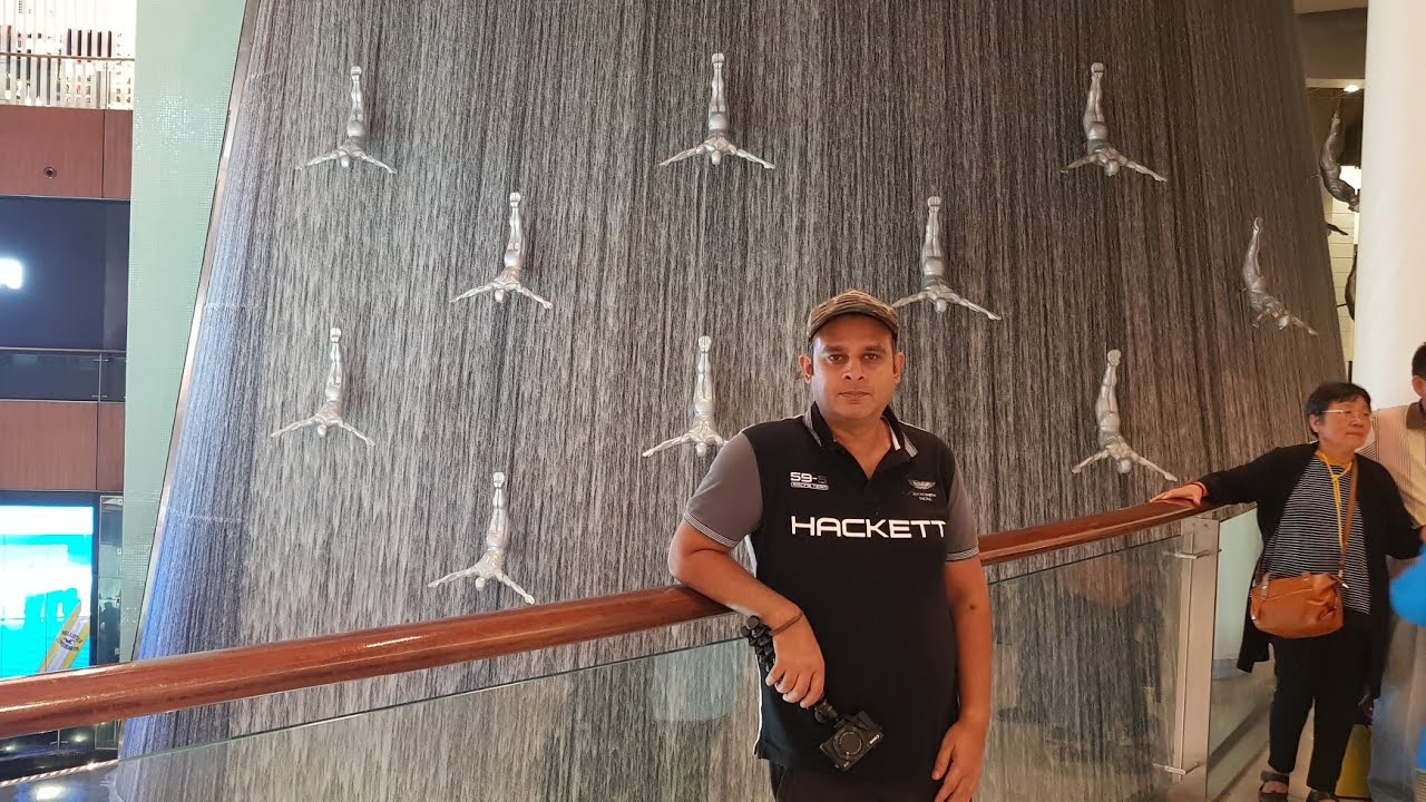 What You Get To See On Any Normal Day In Dubai - YouTube