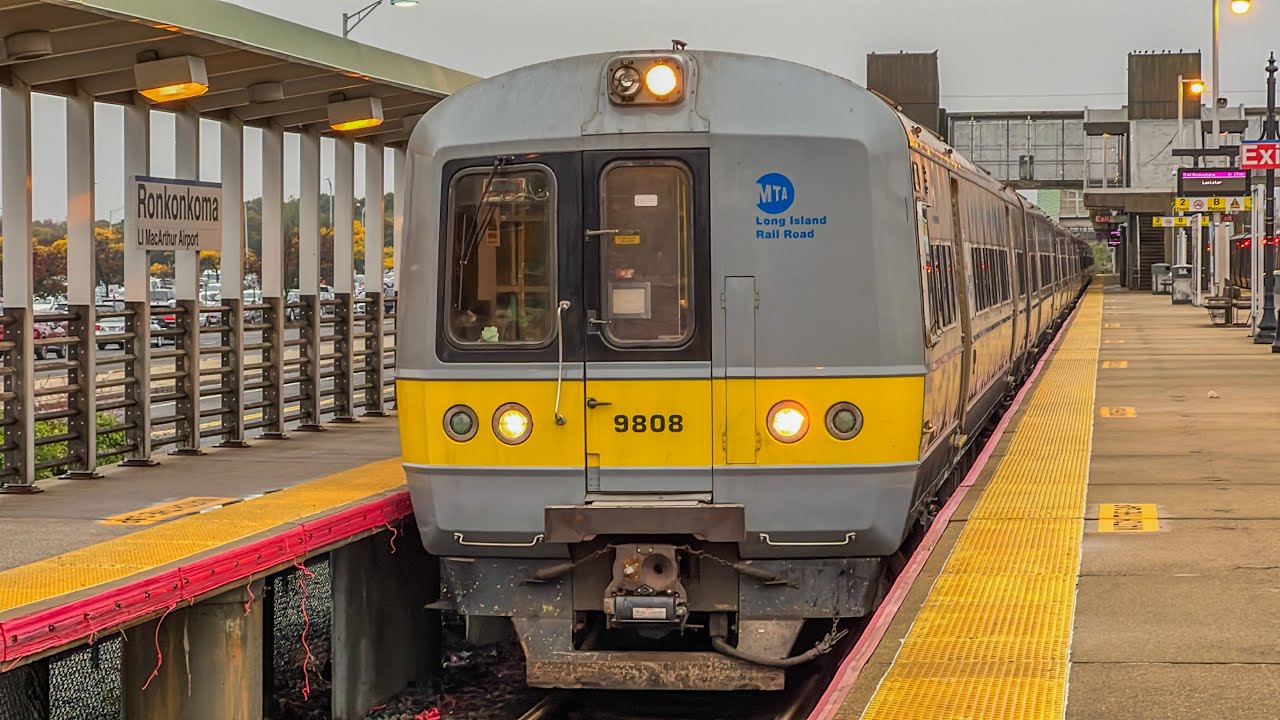 LIRR train 2150 going into Ronkonkoma yard with M3’s - YouTube