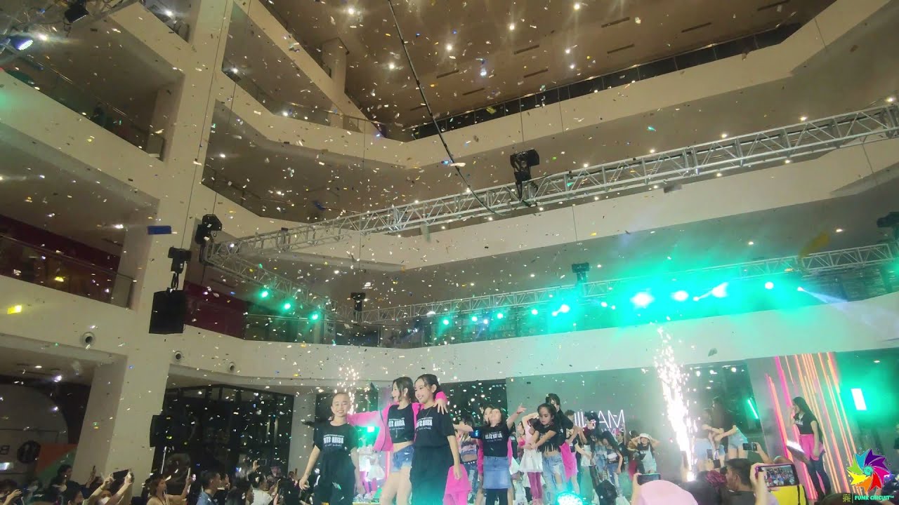 Funk Circuit™ Colorful Metallic Confetti & Cold Spark Machines for ...