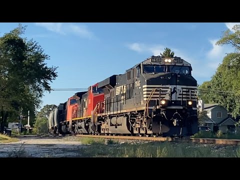 Mundelien Railfanning (Feat EX ATSF Dash 8, SD70i and SD75i)! 9/19/20 - YouTube
