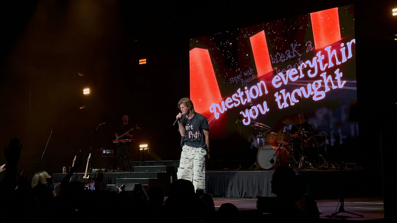 Ruel Performs “GROWING UP IS _____” LIVE at Addition Financial Arena ...