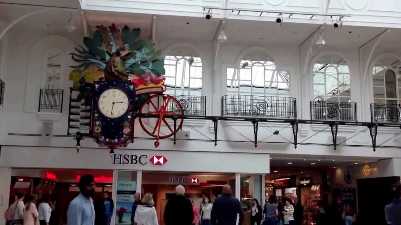 Best clock ever in a shopping centre @Telford -UK - YouTube