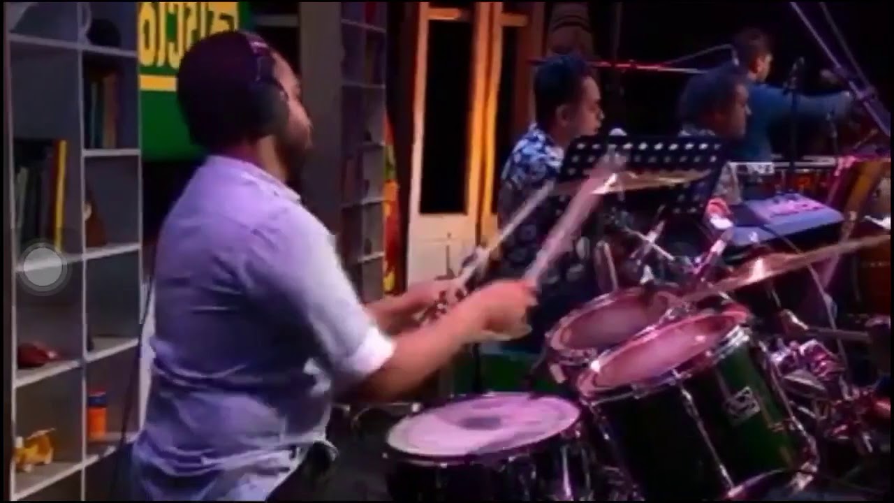 සමනල මුදුනේ සිරිපද සිඹසිඹ 18 කතාව Peshala Sinhala Songs🙏🙏🙏🙏 - YouTube