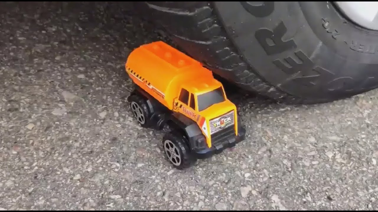 10 Car runs over balloon, toy car - YouTube
