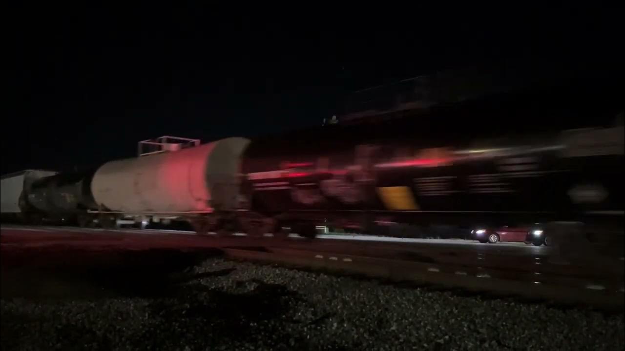 CSX 7207 Leads Huge CSX M421 SB Manifest Train With Mid DPU Alright Departing Florence SC - YouTube