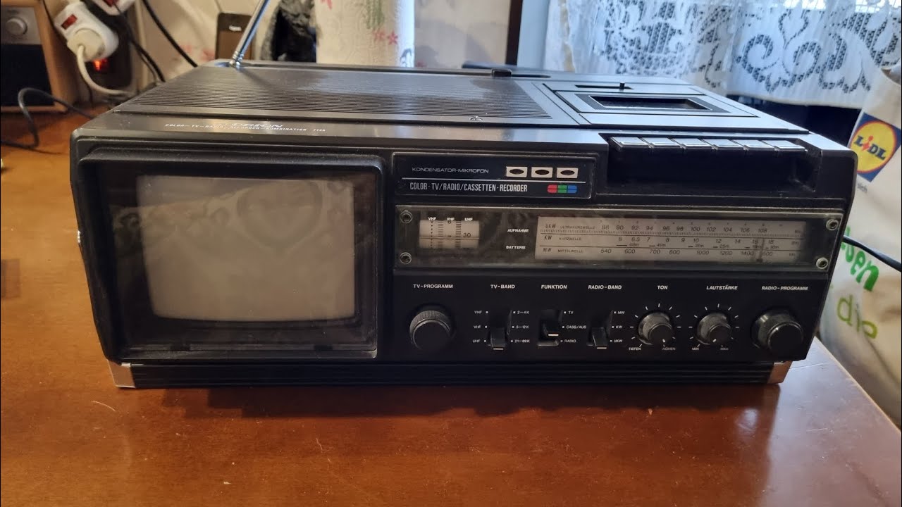 Vintage Orion Color TV Radiorecorder Kombi 7725 Vorführung. Ich meinte ...