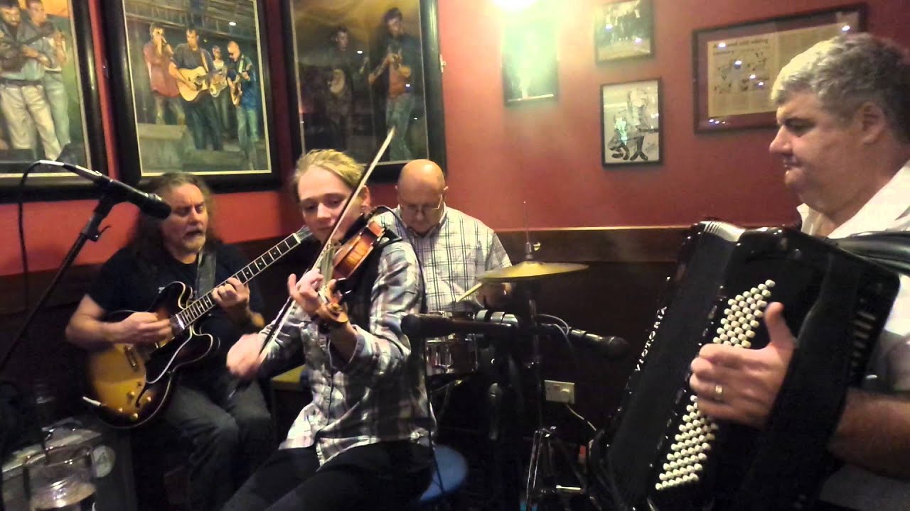 Peter Wood Shetland Dance Band CD Launch at Da Lounge on 13/11/15 - YouTube