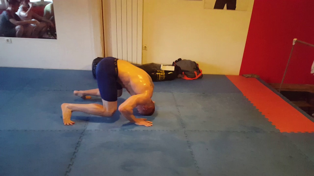 Bridge Flips ( STRONG NECK ) - YouTube