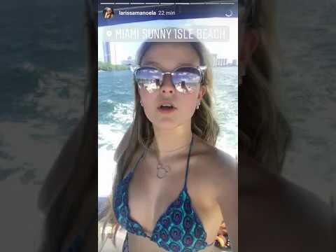 Larissa Manoela de biquni mostra boa forma em passeio de barco Vdeo
