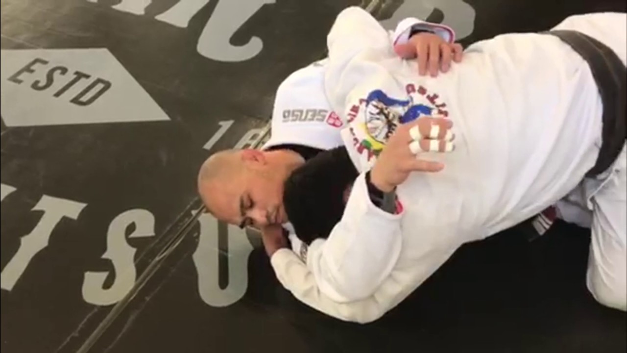 Half Guard to Mount - Brazilian Jiu Jitsu - YouTube