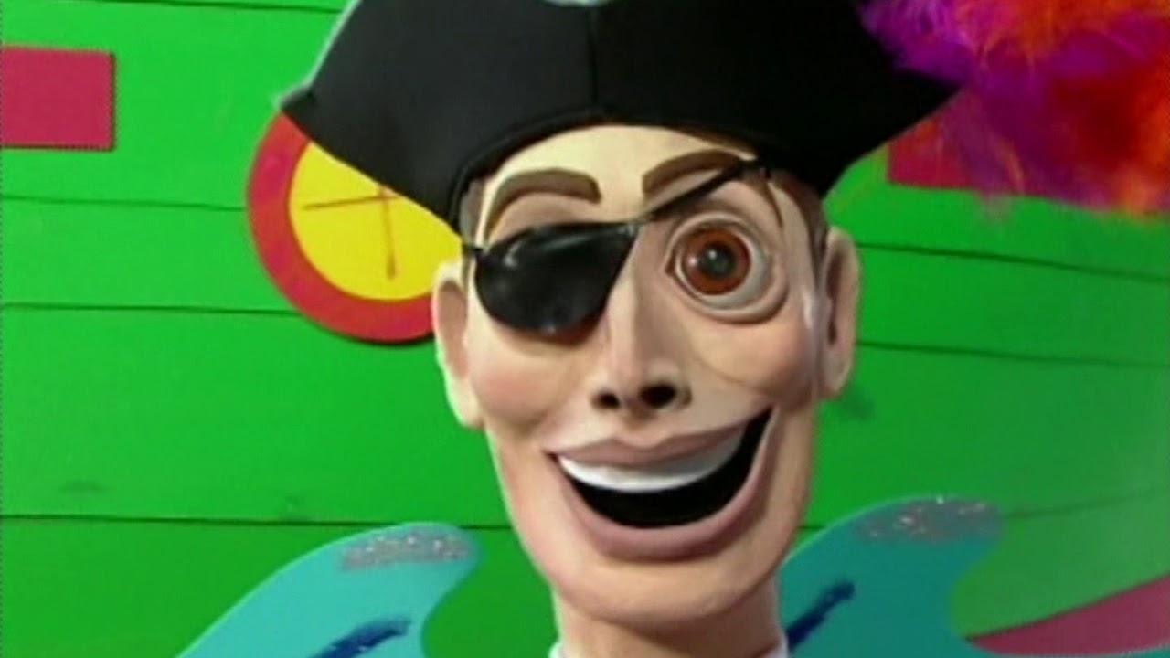 Go Captain Feathersword, Ahoy Wiggles Puppets (HQ) - YouTube