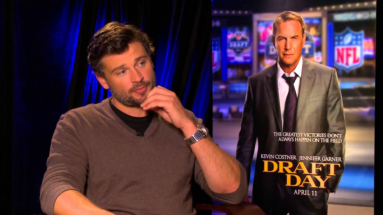 Tom Welling talking about "DRAFT DAY" - YouTube