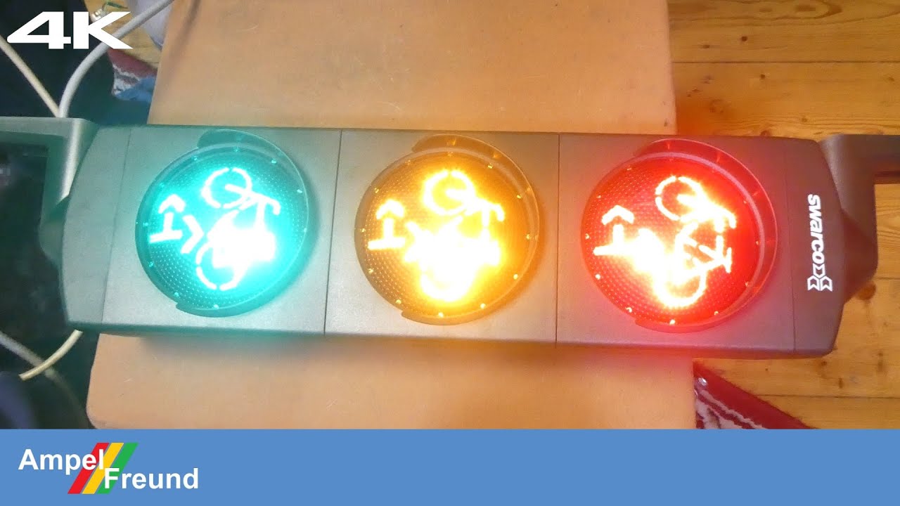 [4K] SWARCO AG Futura Mini LED Bicycle Traffic Light Ø100 first test ...