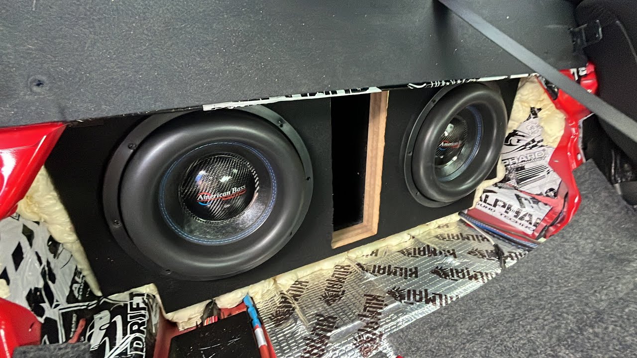 XMAX MONSTER SUBS TRUNK FLEX!! - YouTube