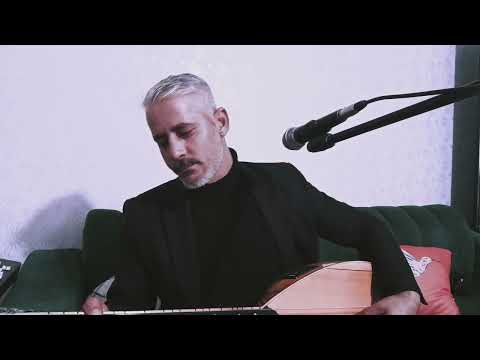 ARDILLI MUTLU ARMUT AĞACINA YASLANMAYASIN UZUN HAVA 