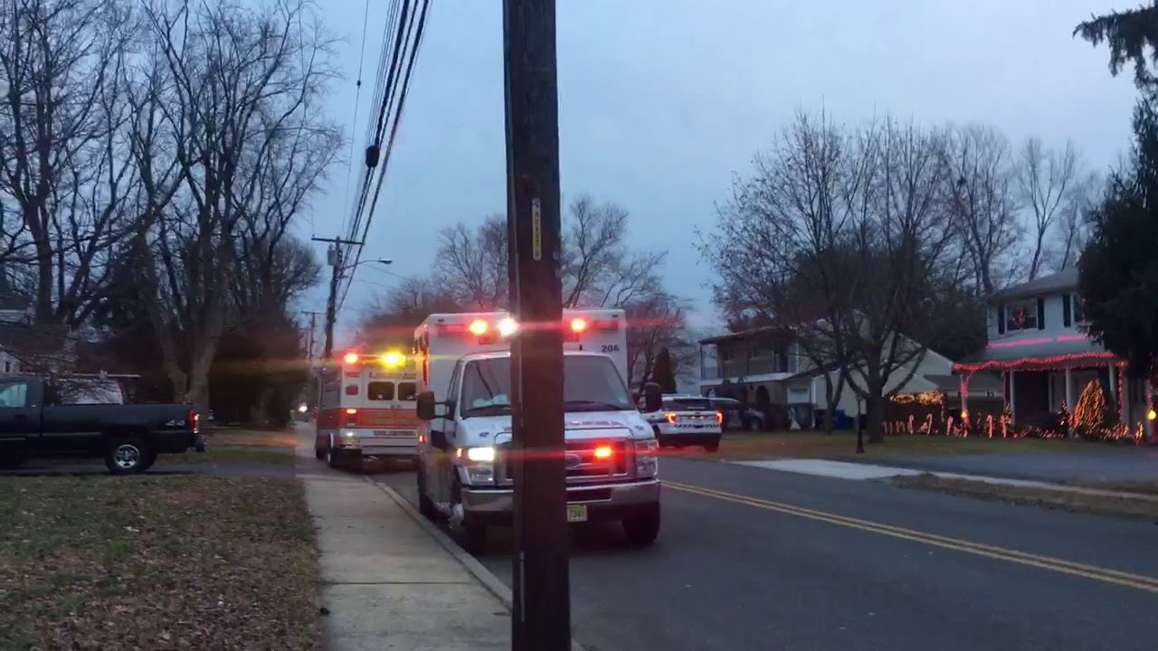 Monoc ALS Ambulance 206 Middletown EMS 31-4-56 and MTPD Car 52 on scene ...