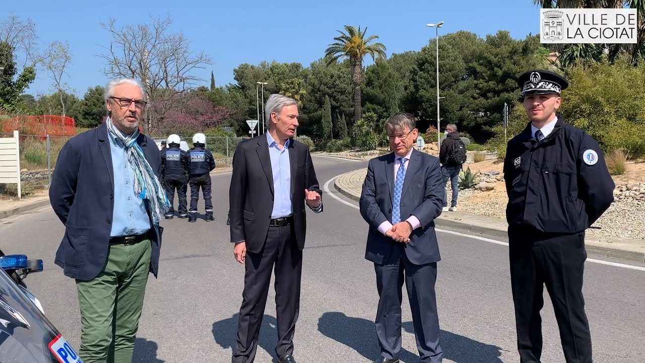 Opération de contrôle de police à La Ciotat en présence du préfet - YouTube
