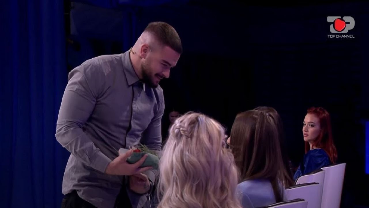 Shenja e parë, që Ana dhe Fatjoni kanë ndjenja për njëri-tjetrin ...