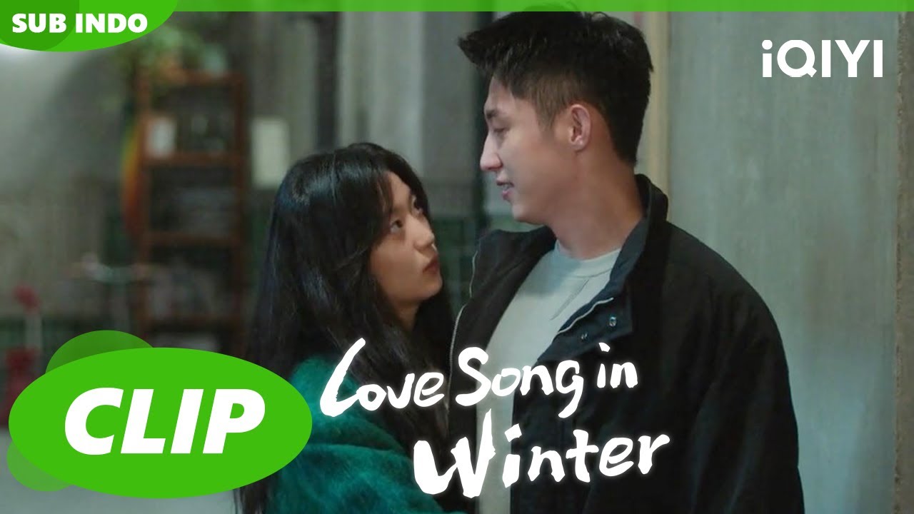 Lu Yan membiarkan Jiang Chengyi memeluknya🤗 | Love Song in Winter | CLIP | iQIYI - YouTube