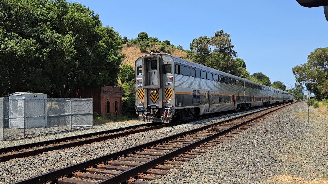 Amtrak San Joaquin #714 at Eckley Pier with CDTX #8312 California Cab Car and #2006 F59PHI - YouTube