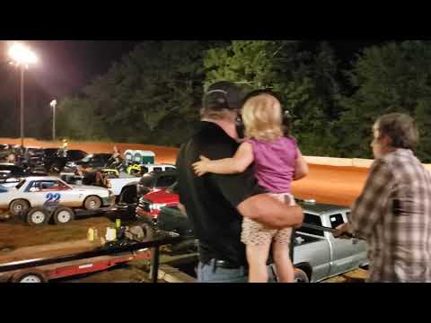 Von Casey running a 604 Crate with Limited Late Models @ New Hollis ...