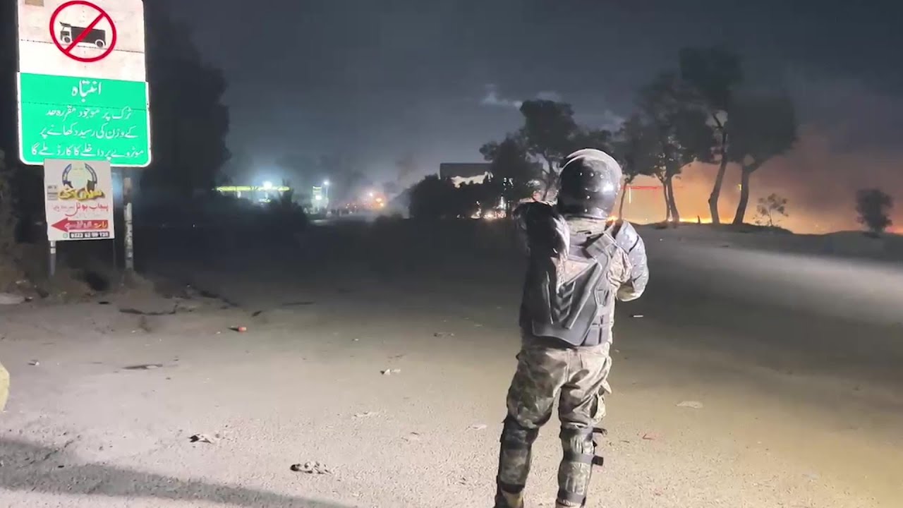 Pakistan: Protesters clash with security personnel in Islamabad | AFP ...