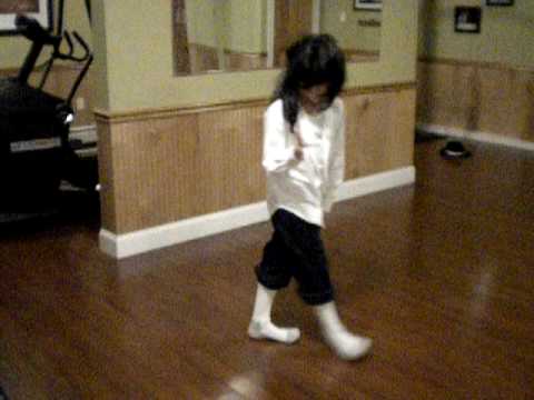 Mini Michael Jackson - YouTube