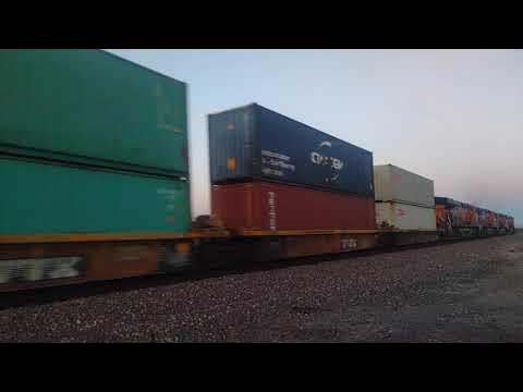 EB BNSF Port Stack Train At Daggett Ca! #bigbossrailfanner - YouTube