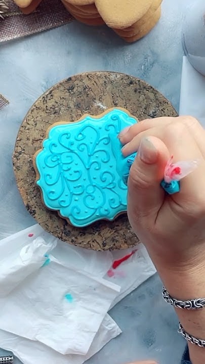 Wet on wet technique cookies decorate #cookie #art #royalicingcookies #royalicing #cookies - YouTube