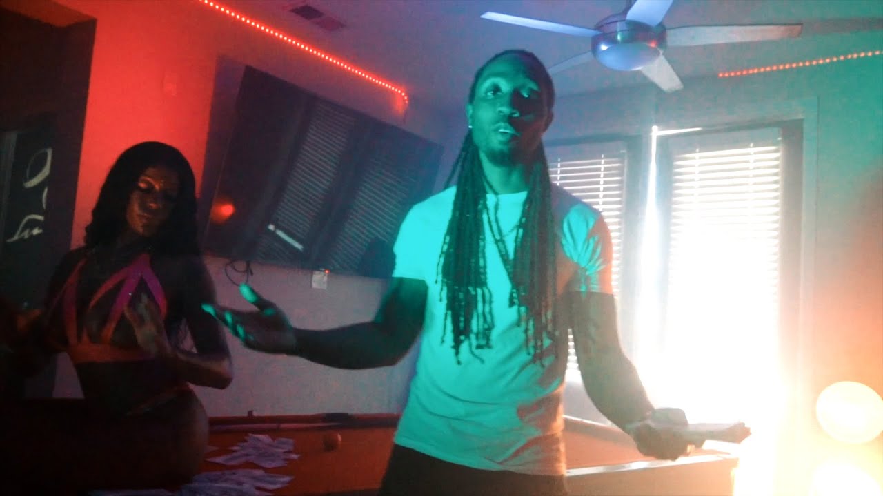 Keylo - 13 Summers (Official Music Video) - YouTube