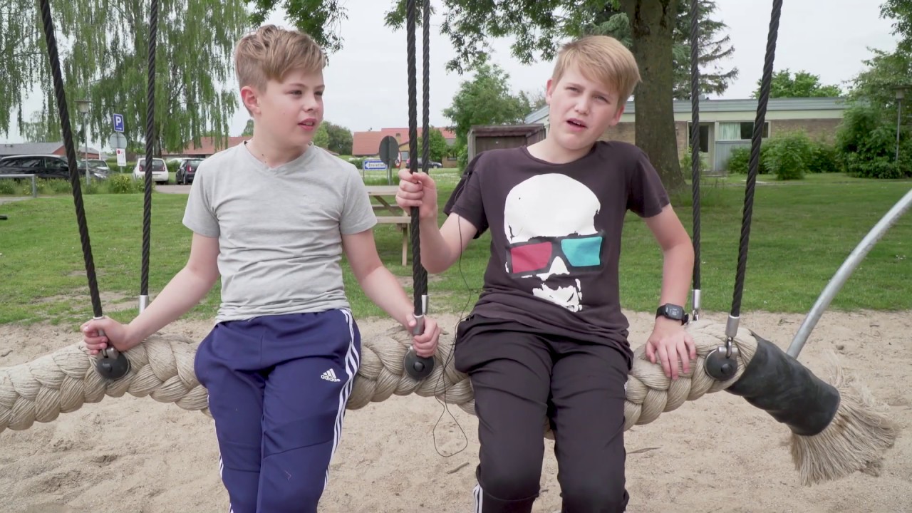 Play Product: Cocowave Pendulum Swing - KOMPAN - YouTube