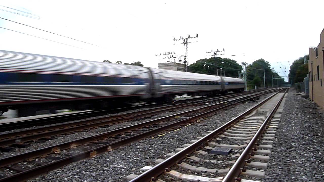Amtrak GM EMD AEM-7 #936 on Keystone Train 651 passing through Bryn ...