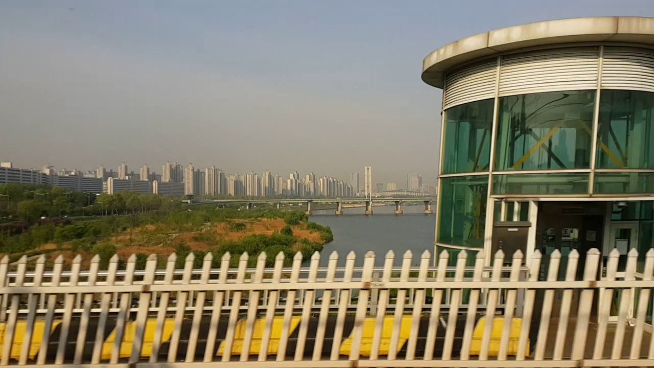 서울메트로 2호선 외선순환 열차 잠실나루 → 강변 (MELCO Chopper) - YouTube