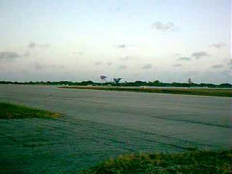 B727 take off - YouTube
