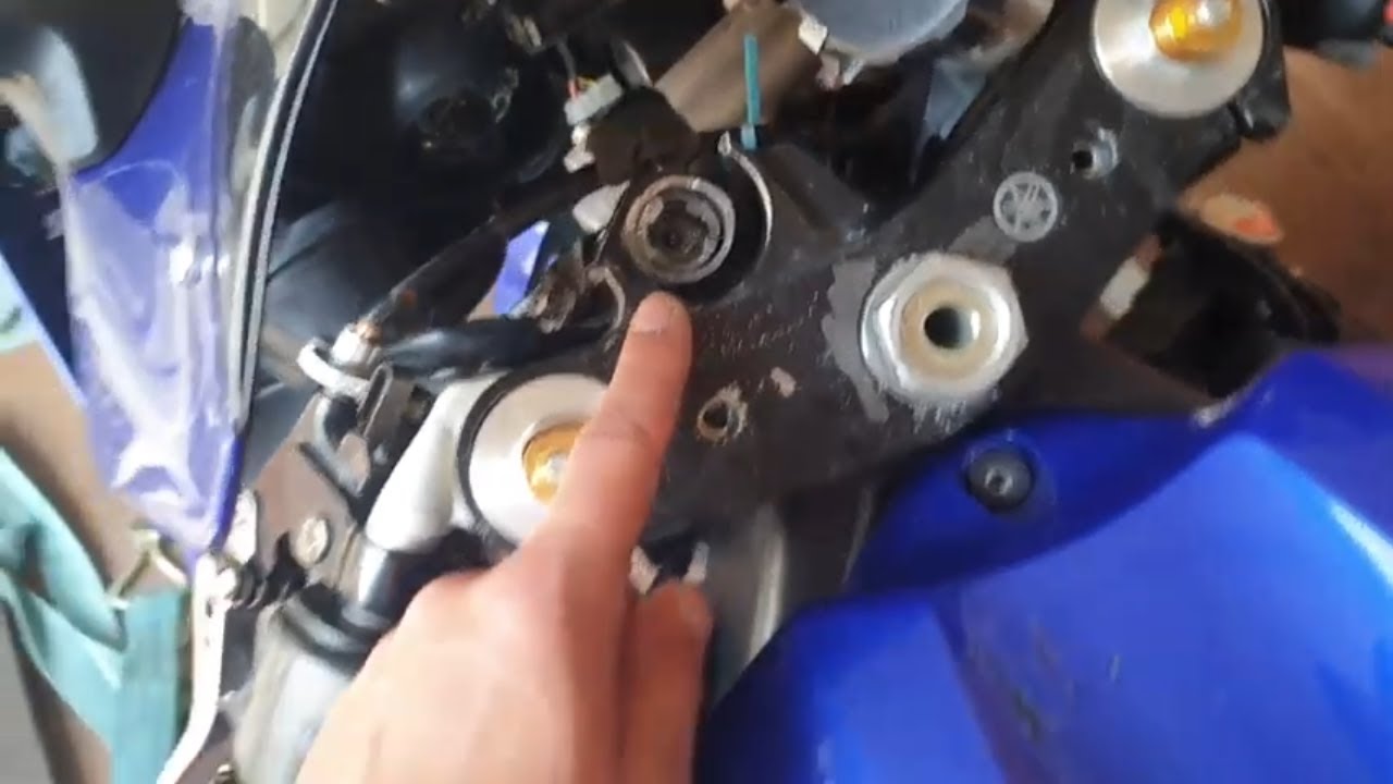rebuilding my wrecked yamaha r1 at home review - YouTube