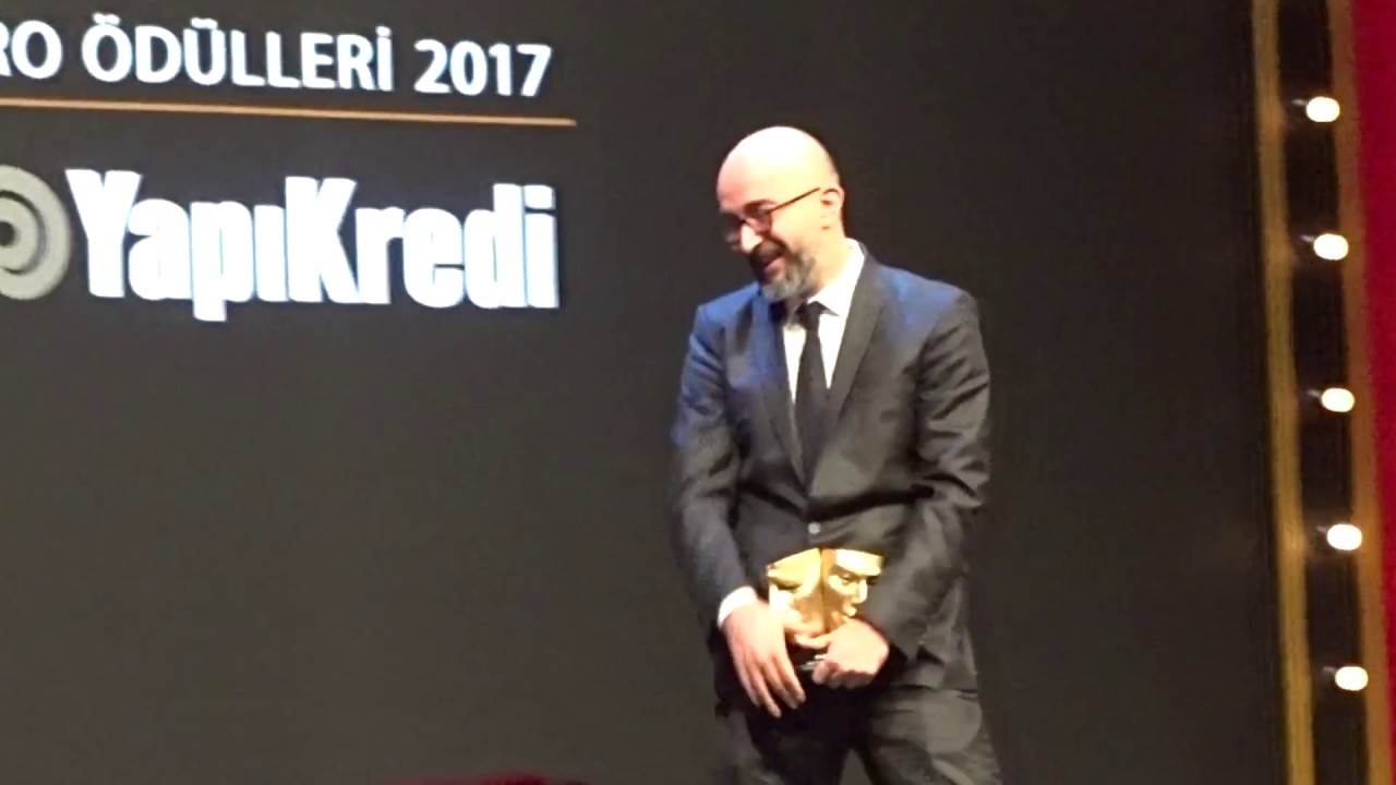 Erol Ozan Ayhan-Gülünç Karanlık(Afife Tiyatro Ödülleri Yılın En ...