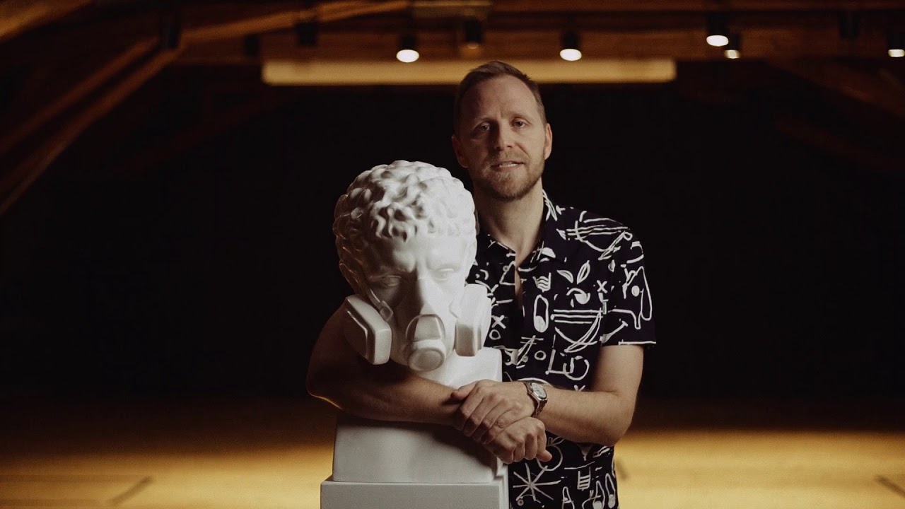 Daniel Špinar o současném dění v Činohře Národního divadla - YouTube