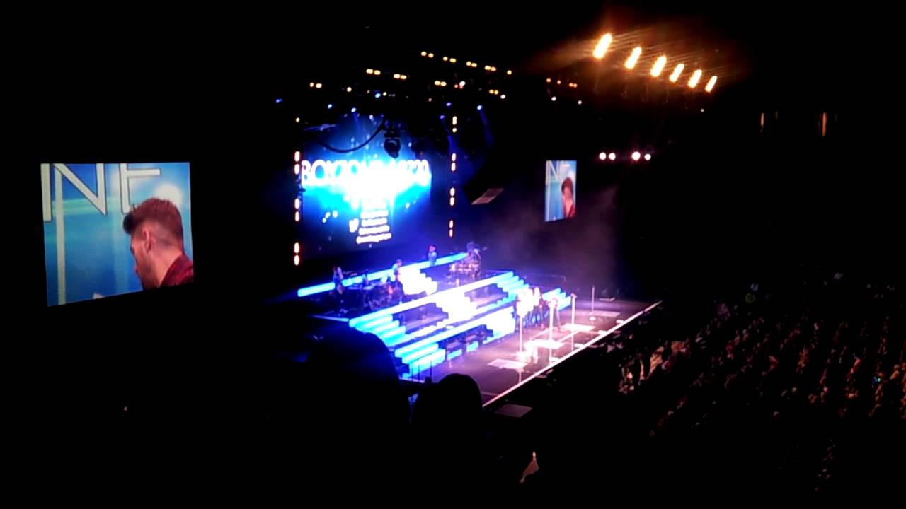 Boyzone - Fans on stage and phonecall (Live - Manchester Arena, UK ...